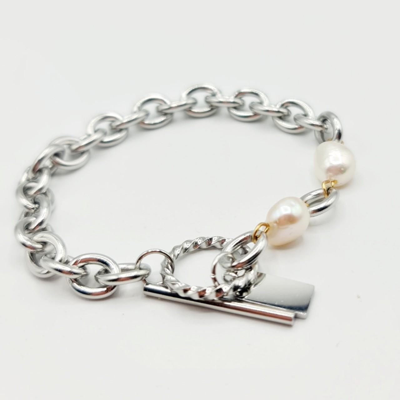 Really pretty silver chain bracelet with real seed... - Depop