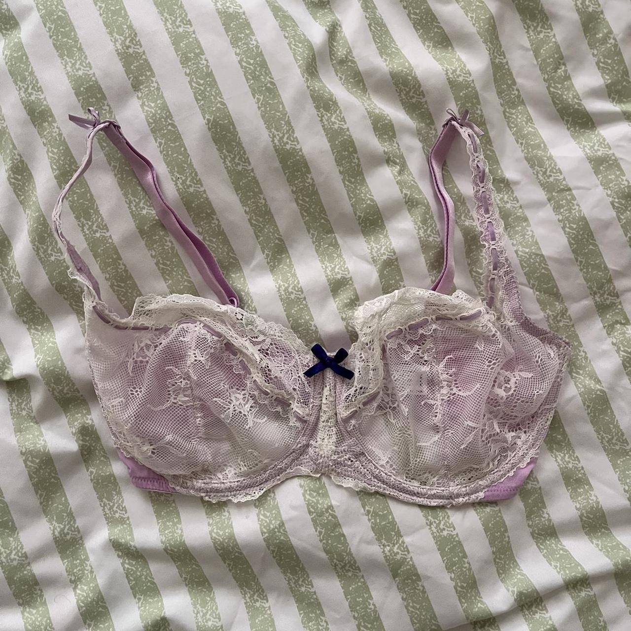 Cute Lace Vintage Bra. Size 34E. In great condition.... - Depop