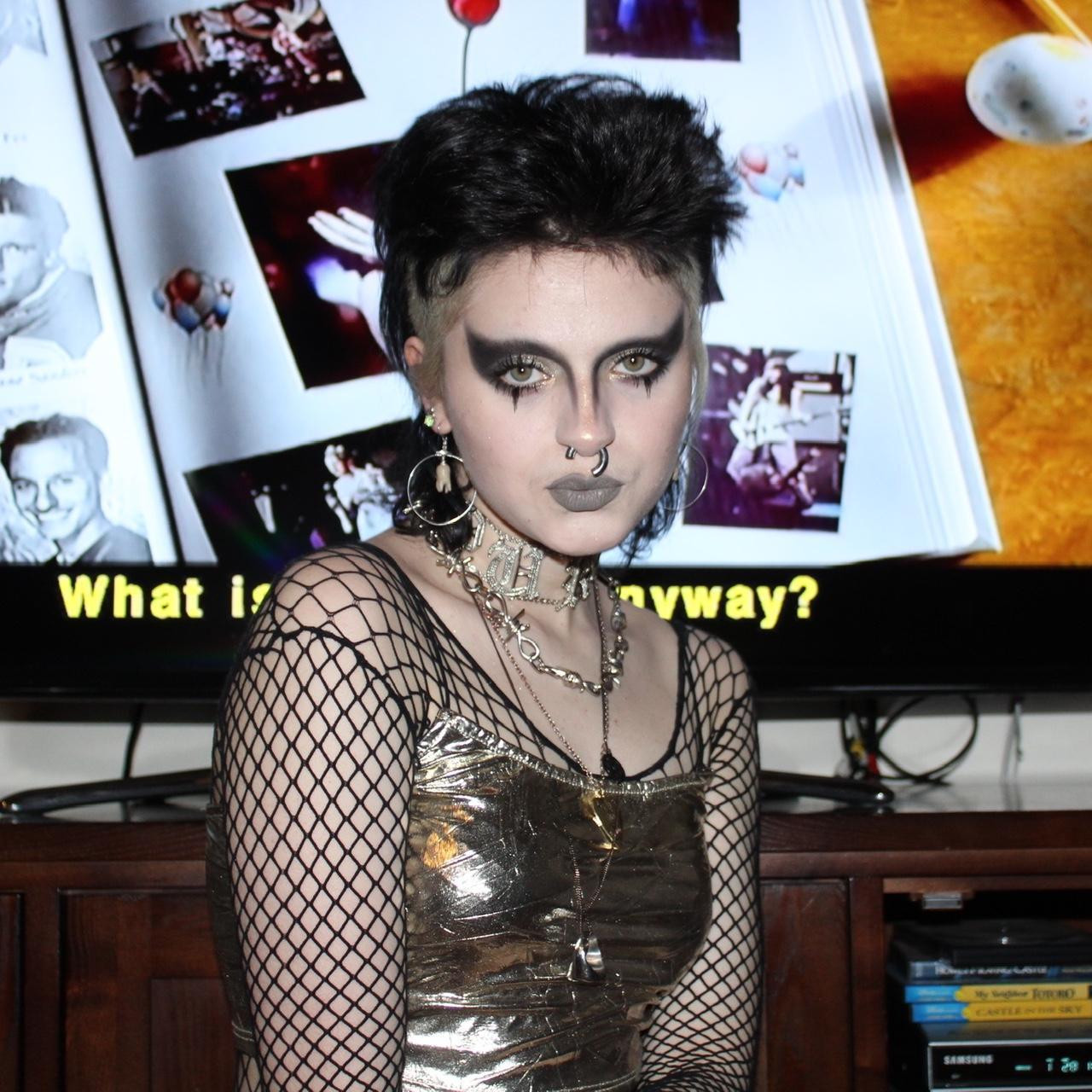 metallic gold spaghetti strap crop top 🪐 soo... - Depop