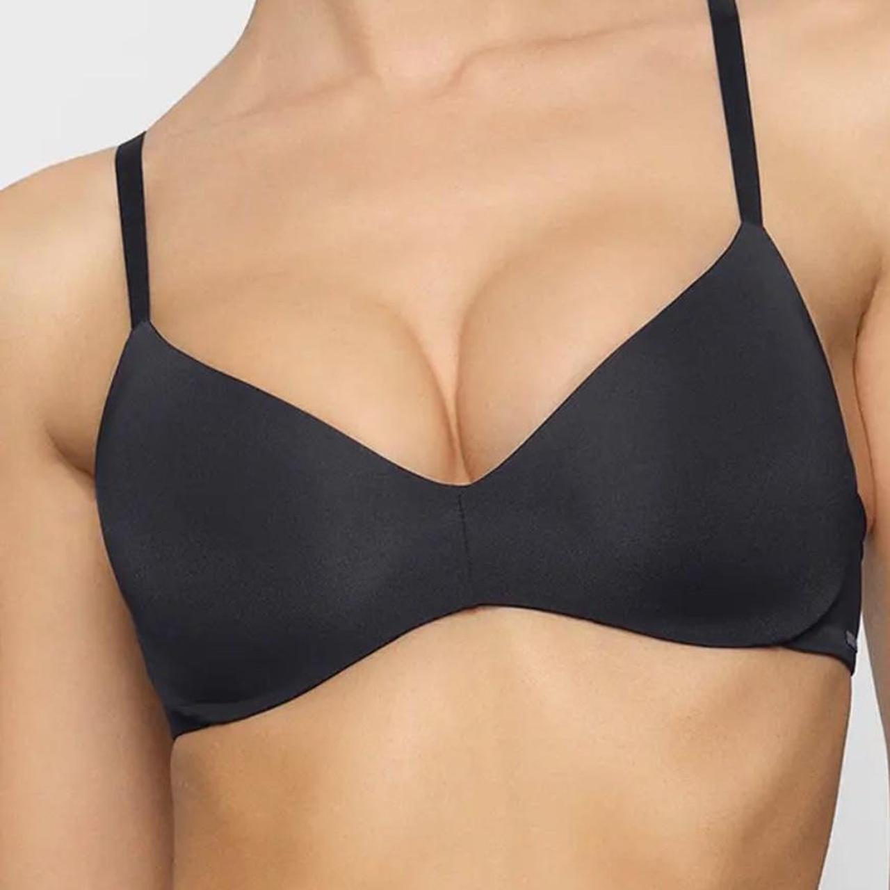 Skims Wireless Form Push-Up Plunge Bra Multiple... - Depop