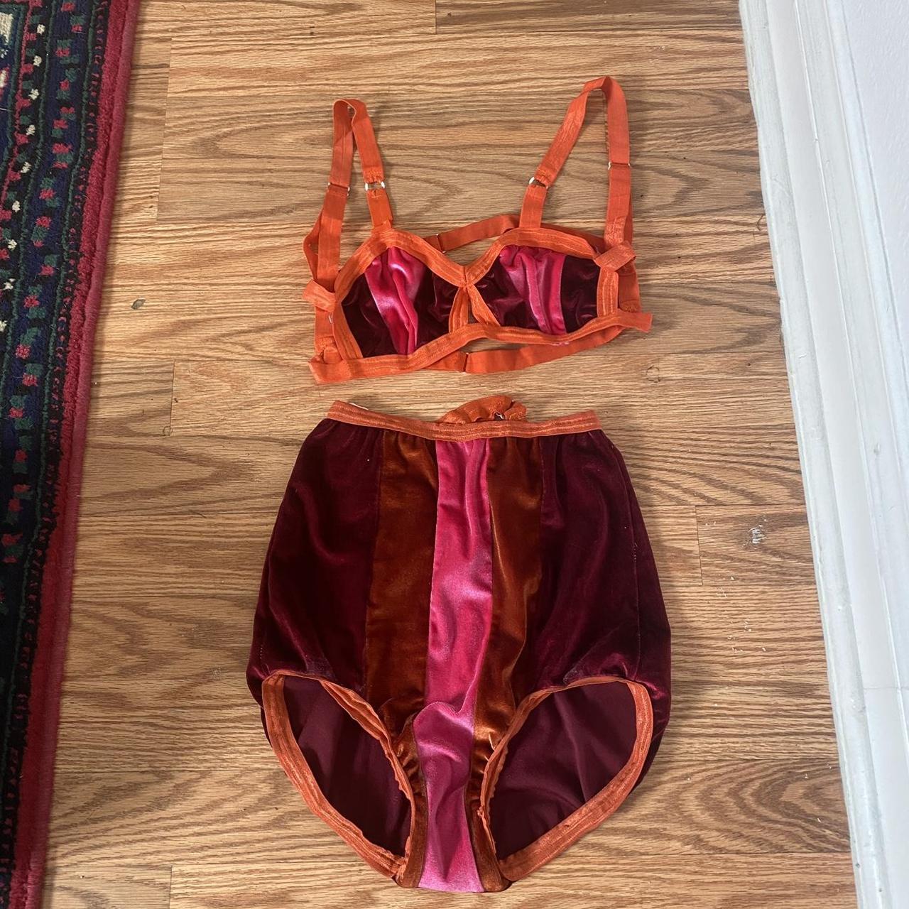 Solstice intimates velvet 2 piece set Size... - Depop