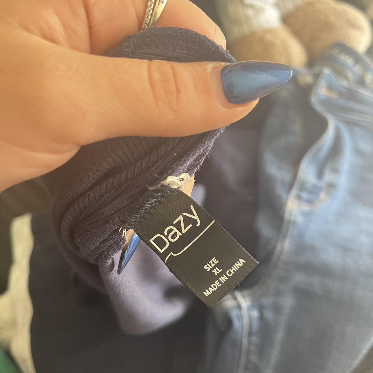 Dazy xl notch neck crop top - Depop