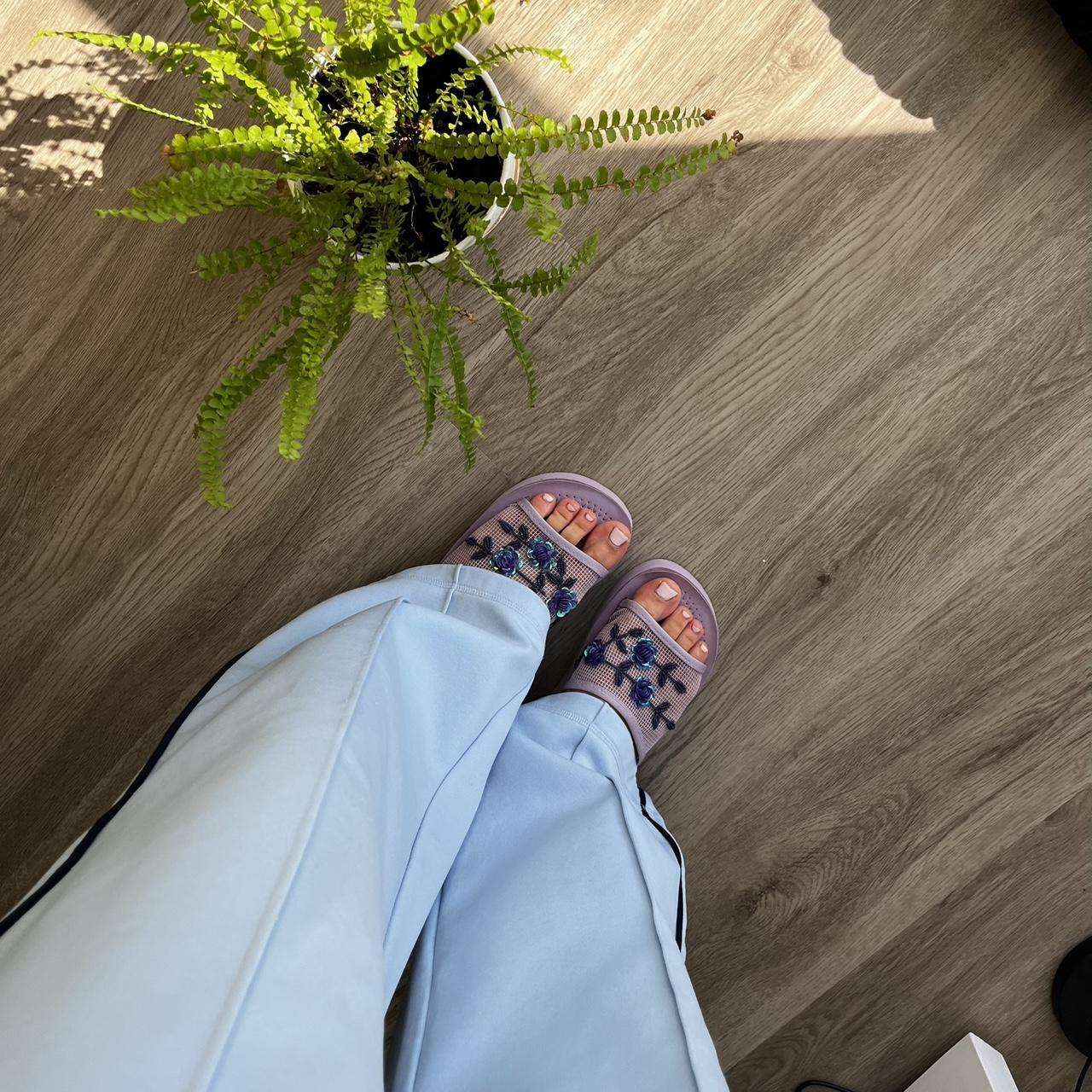 The cutest lavender slides - Depop