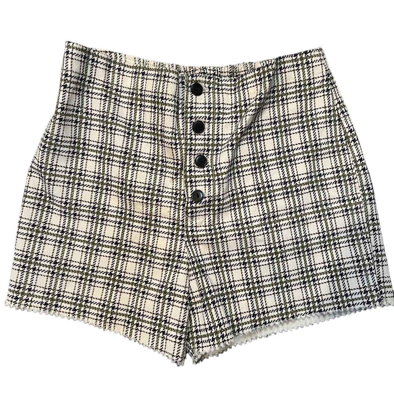 100% cotton button front plaid shorts Fits xs-s B3 - Depop