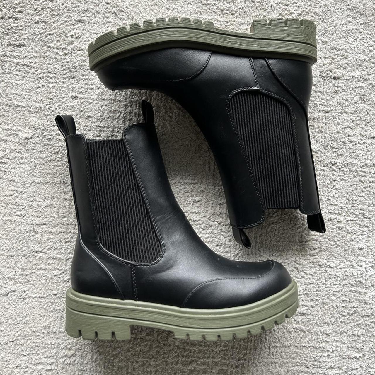 Fall/Winter Boots 👢 • Fit a size 7 ! (i’m a 6-6.5... - Depop