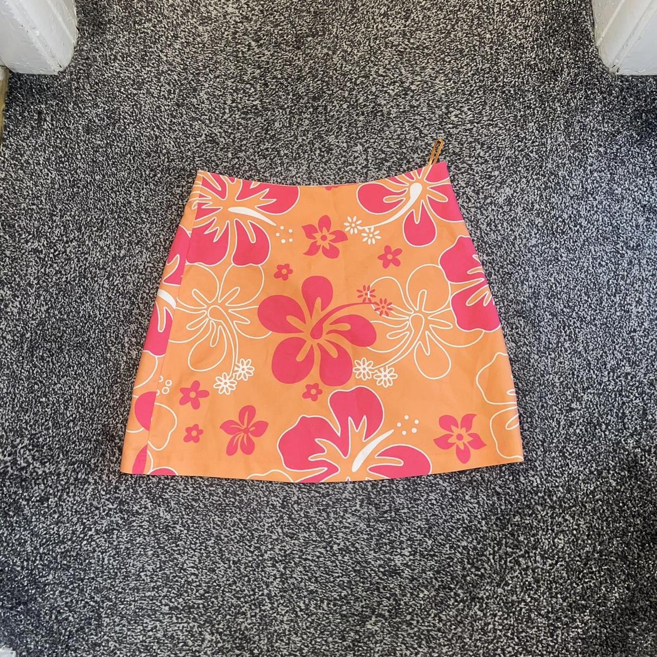 Primark Orange & Pink Floral Mini Skirt Only worn a... - Depop