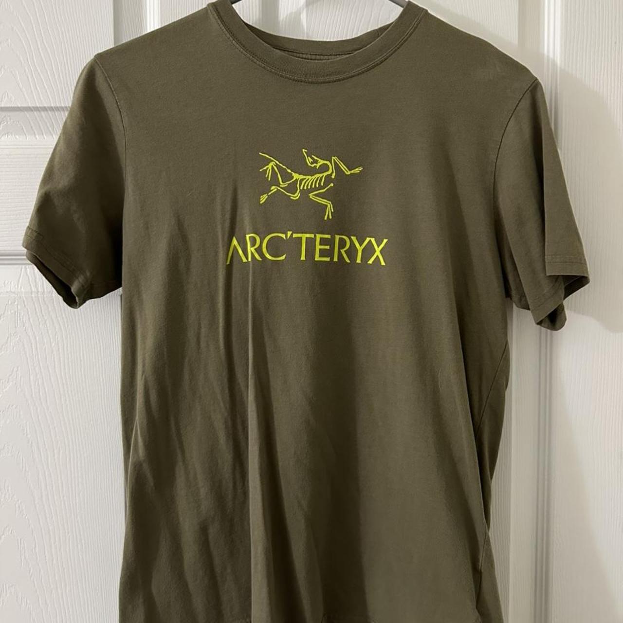 Olive green arcteryx baby tee - Depop