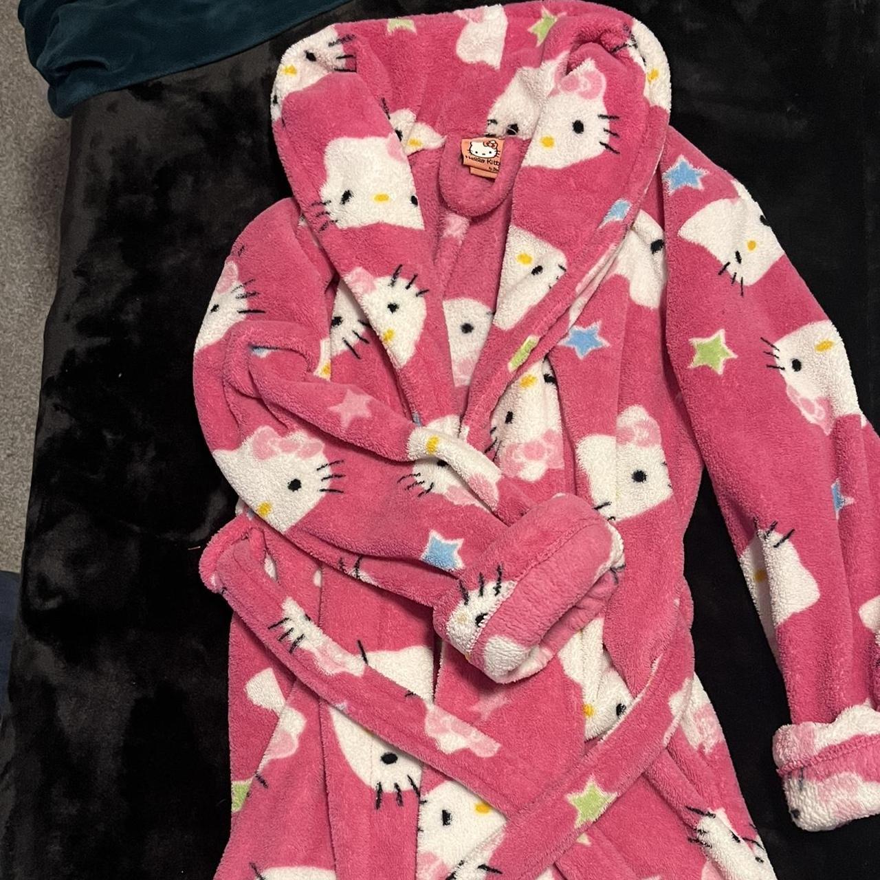 Sanrio Hello Kitty robe Super cute and comfy! could... - Depop