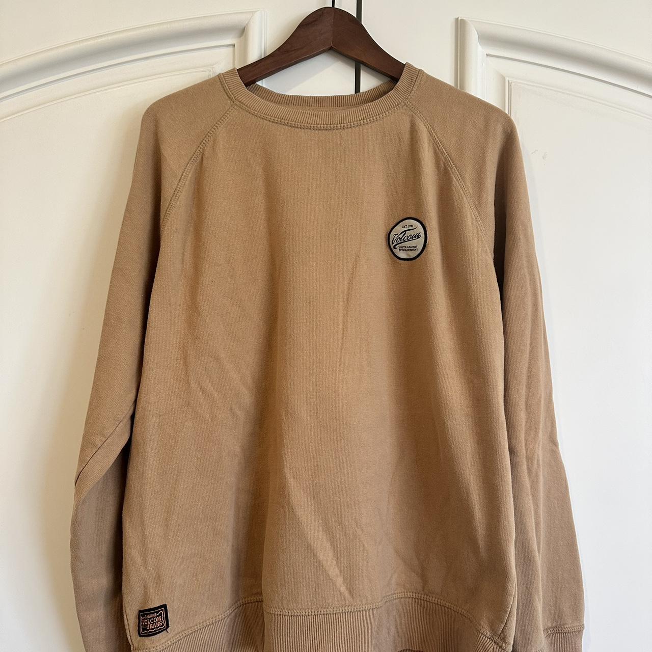 Tan Volcom Crewneck #volcom #fashion #crewneck #vintage - Depop