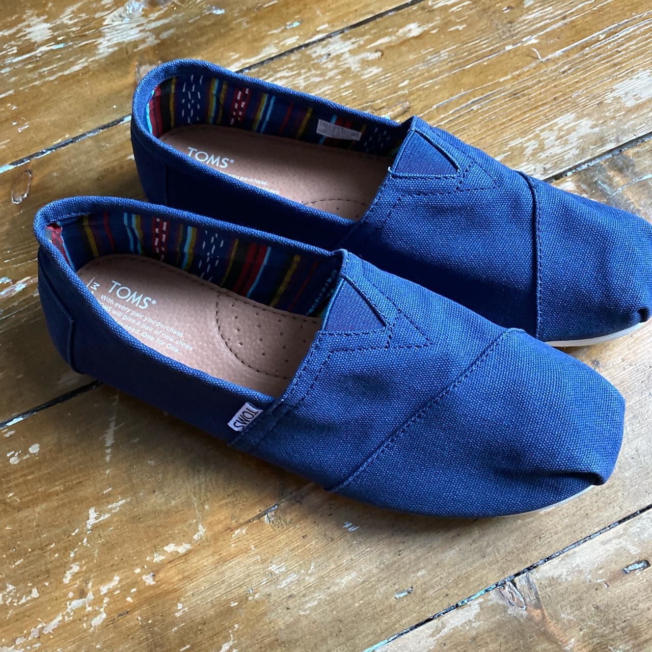 TOMS Men's Navy Espadrilles | Depop