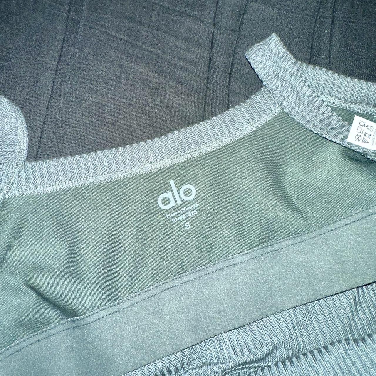 Alo Yoga Ribbed Crop Whisper Bra Tank - Dark Cactus - Depop