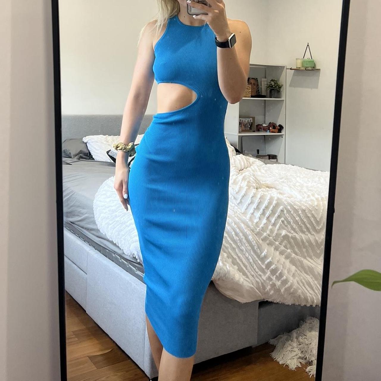 Universal store blue dress, super flattering. Size... - Depop