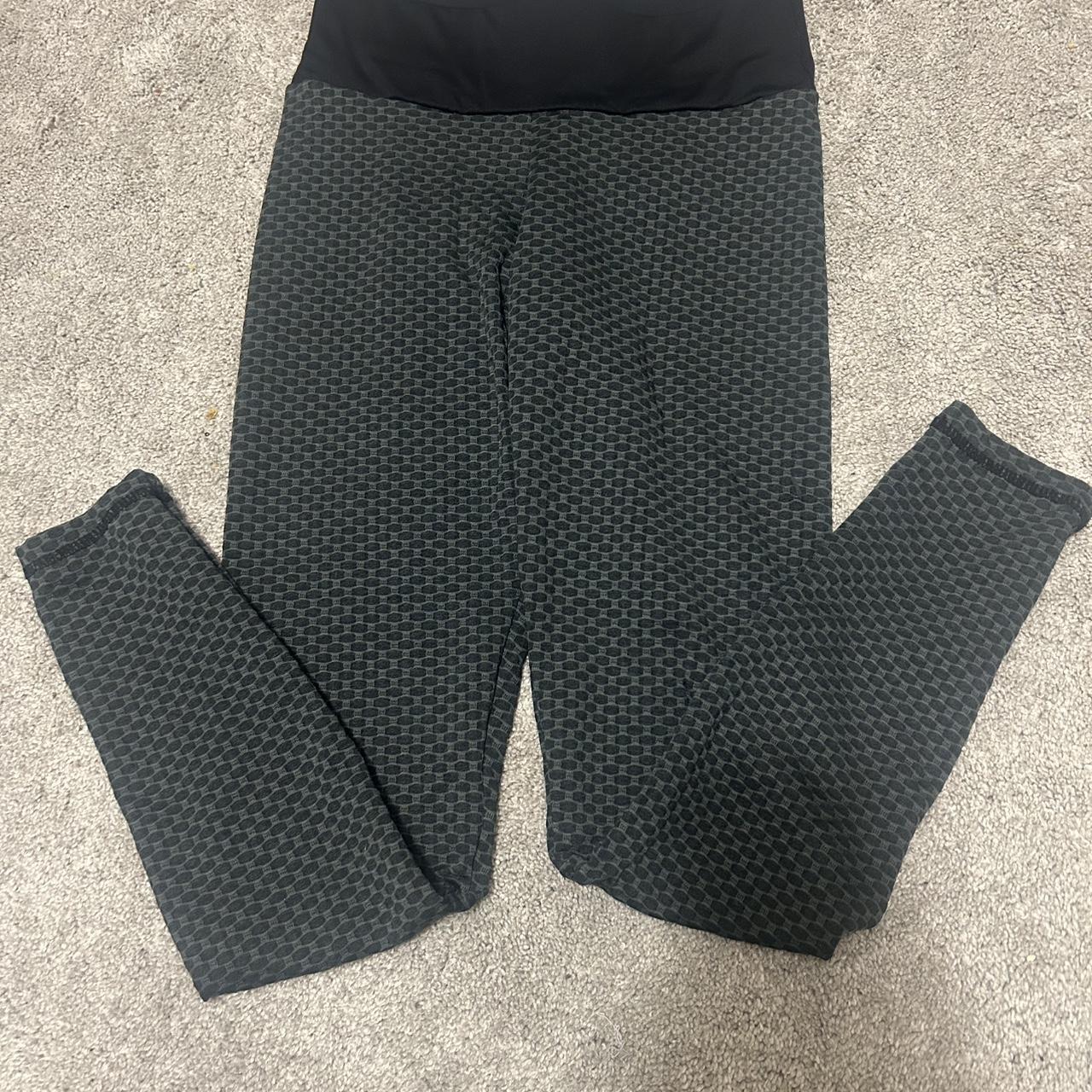Grey & black high-waisted leggings with a subtle... | Depop