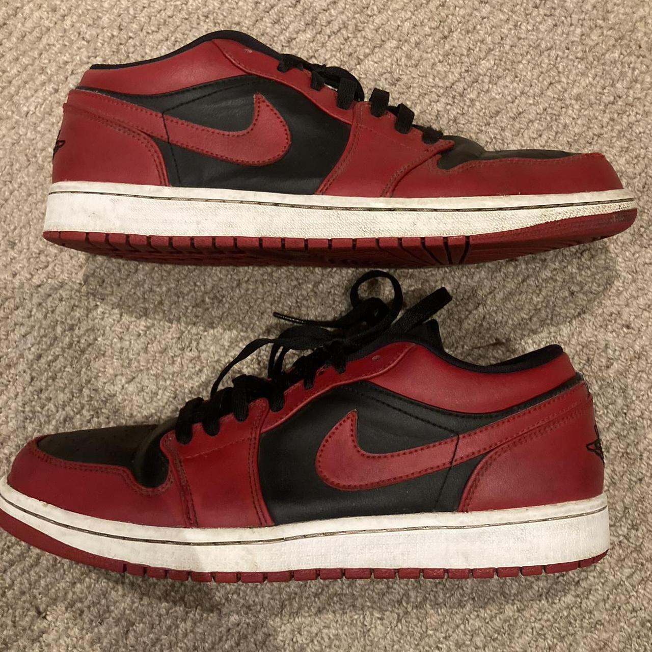 Nike Men's Black and Red Trainers | Depop