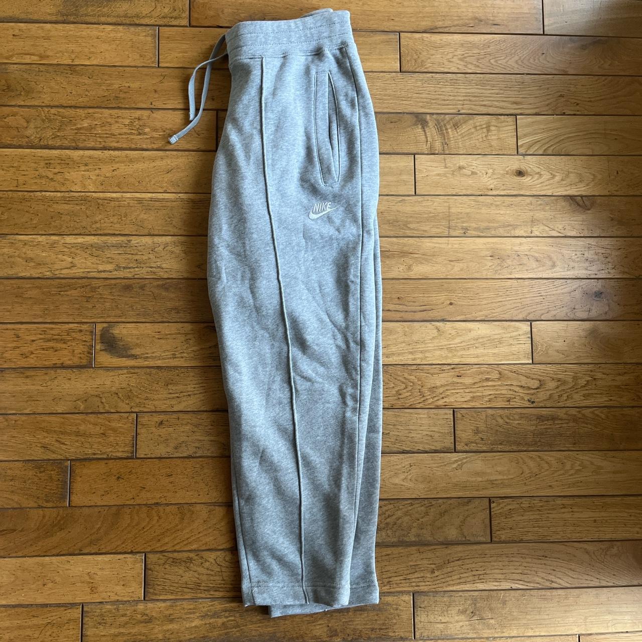 men's Nike grey baggy joggers large excellent... - Depop