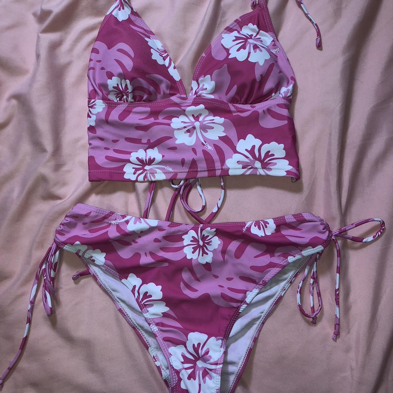 Pink Y2k super cute pink flower Bikini tanki set!!!... - Depop