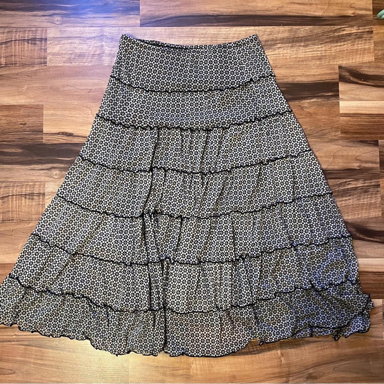 Flowy fun printed midi skirt Size xs Waist size:... - Depop