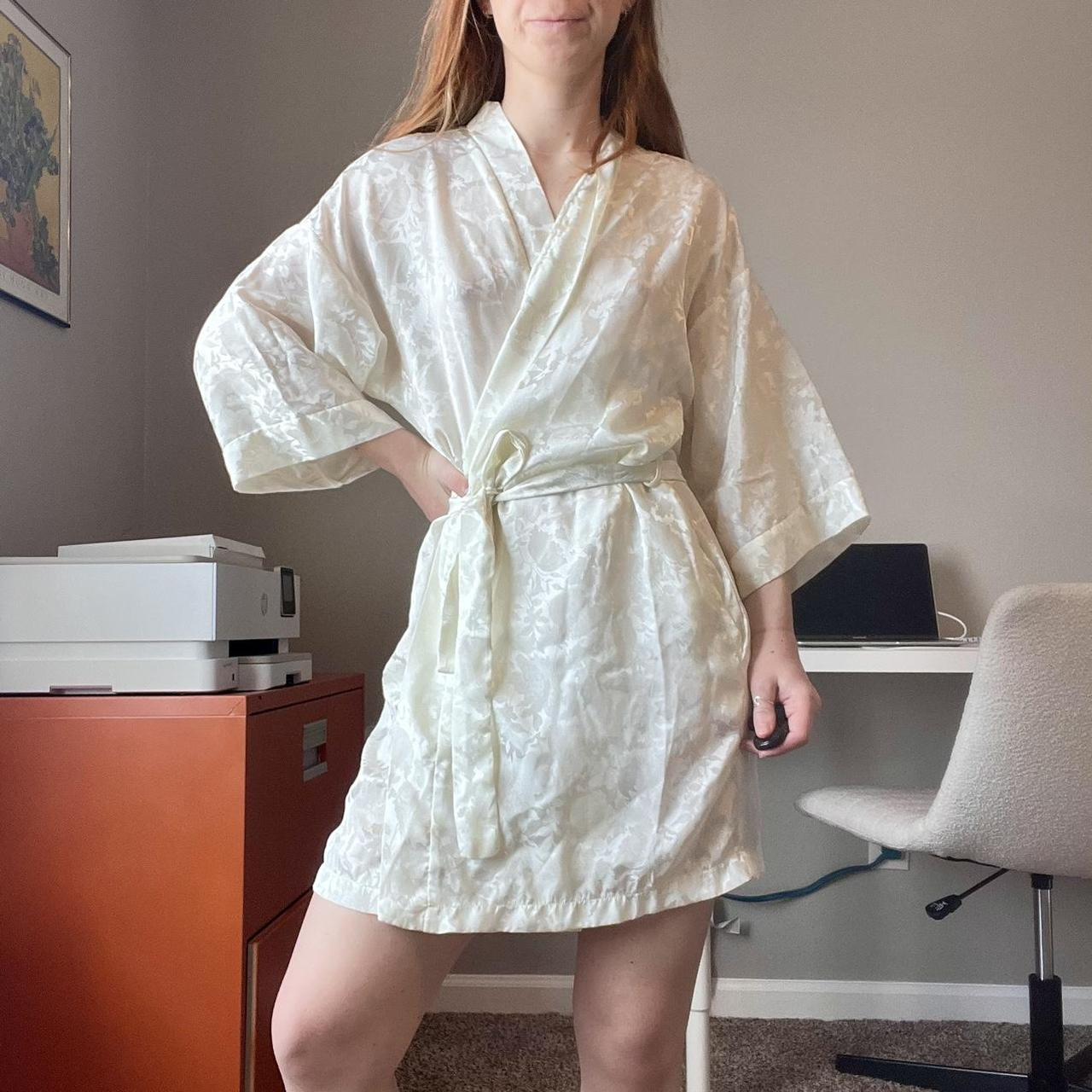 Frederick’s of Hollywood robe includes pockets... - Depop