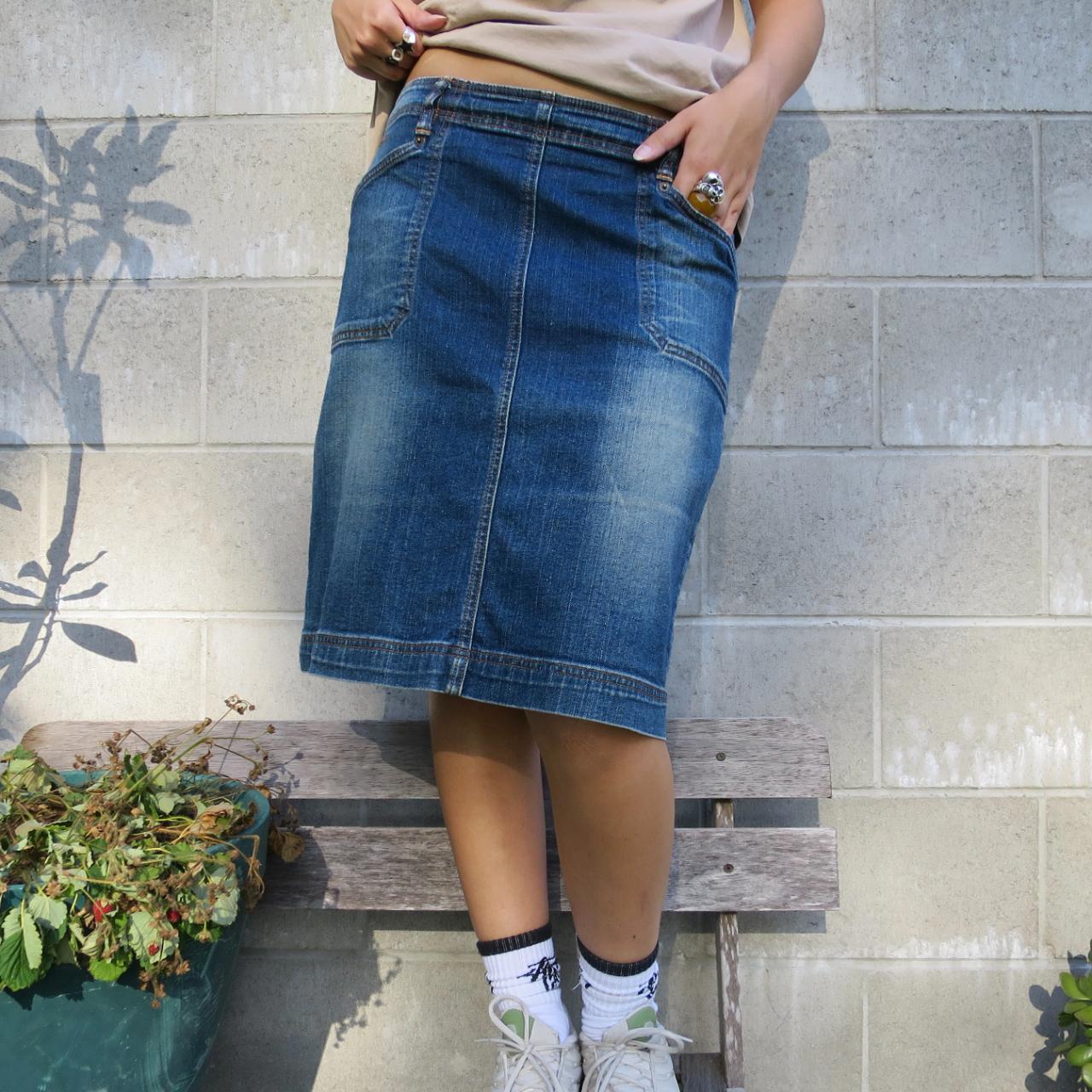 RM Williams Women's Blue and White Skirt | Depop