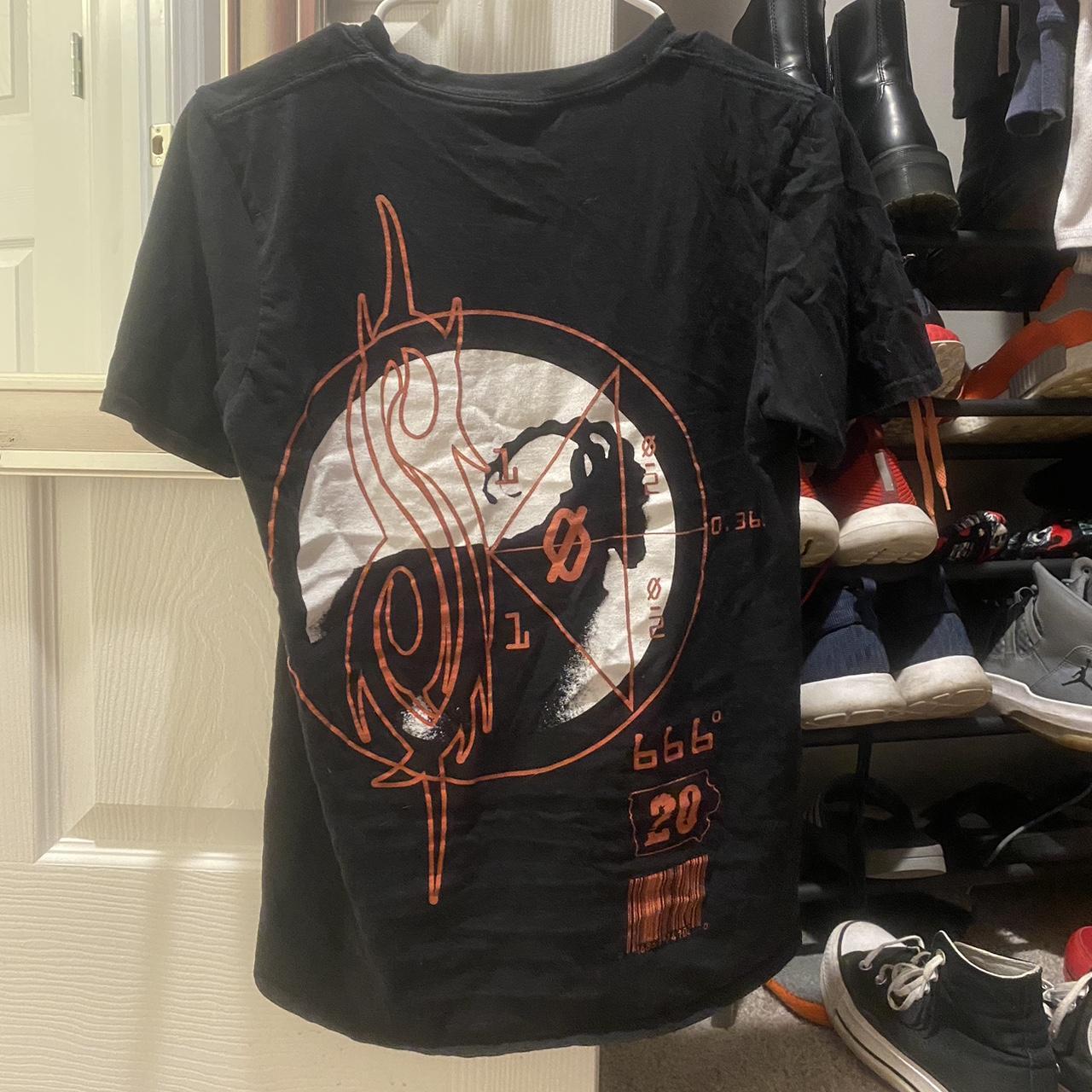 Hot Topic Women's T-shirt | Depop