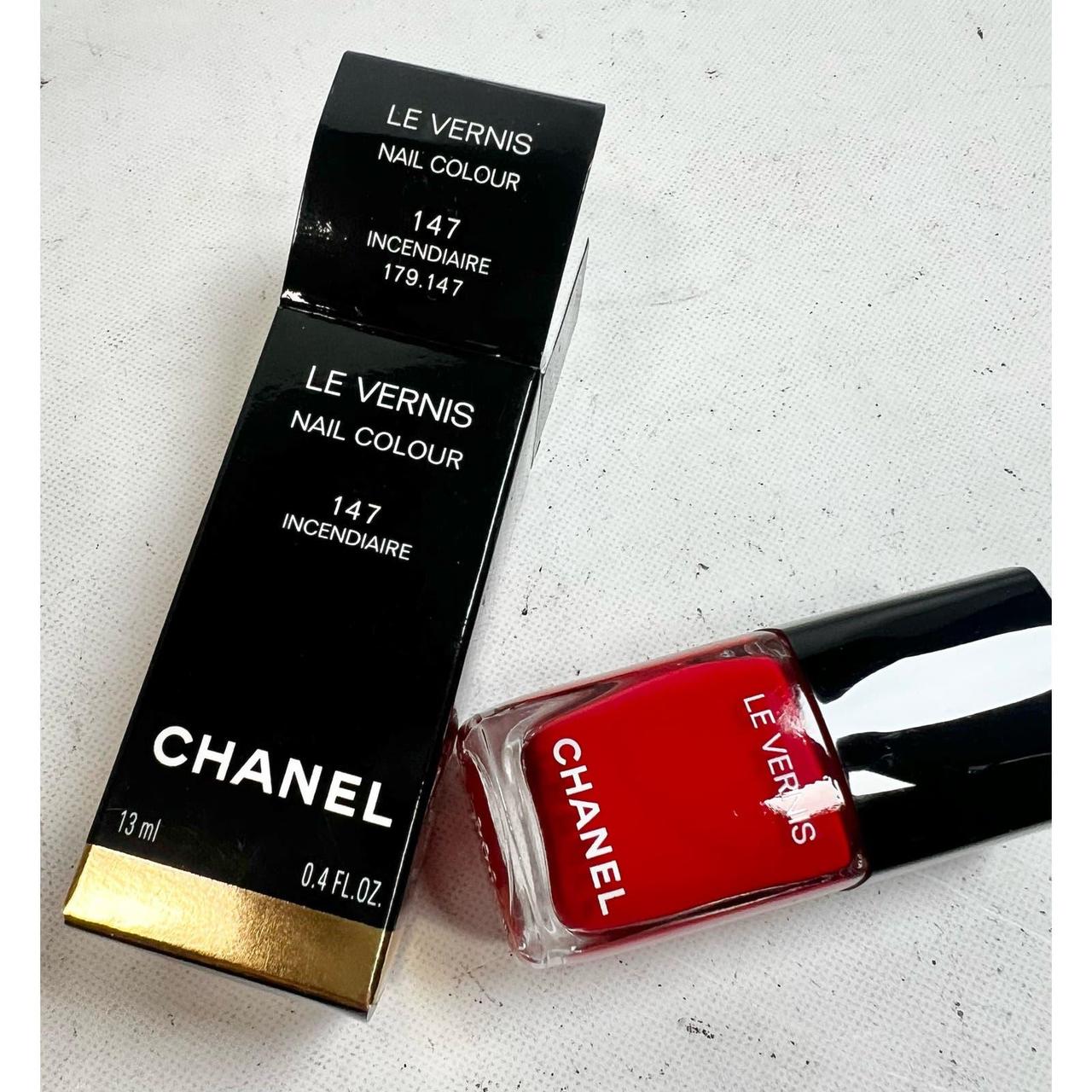 NIB CHANEL Le Vernis Nail Polish 147 - Incendiaire... - Depop