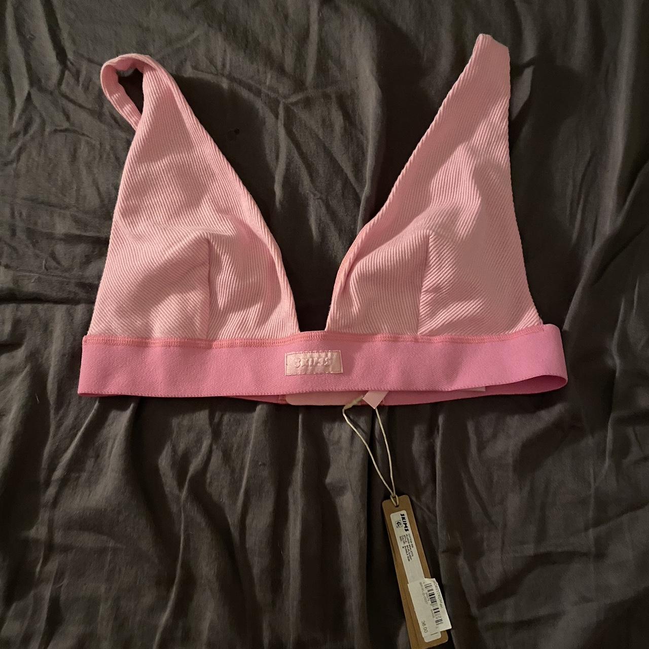 skims pink bra nwt - Depop