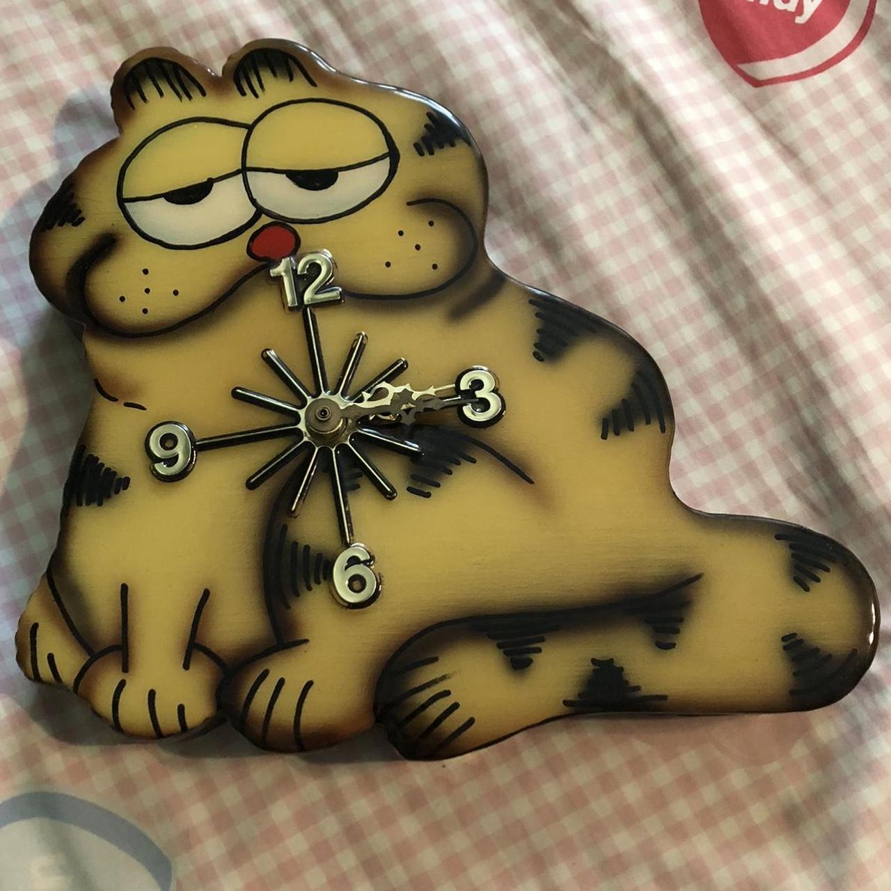 Handmade wooden yellow-orange Garfield clock... - Depop