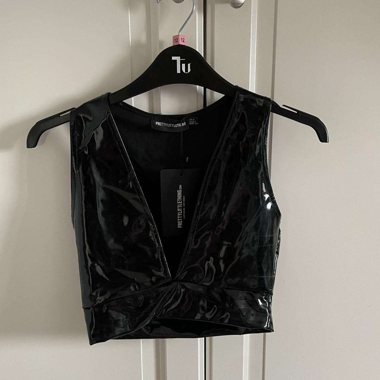 PrettyLittleThing Women's Crop-top | Depop