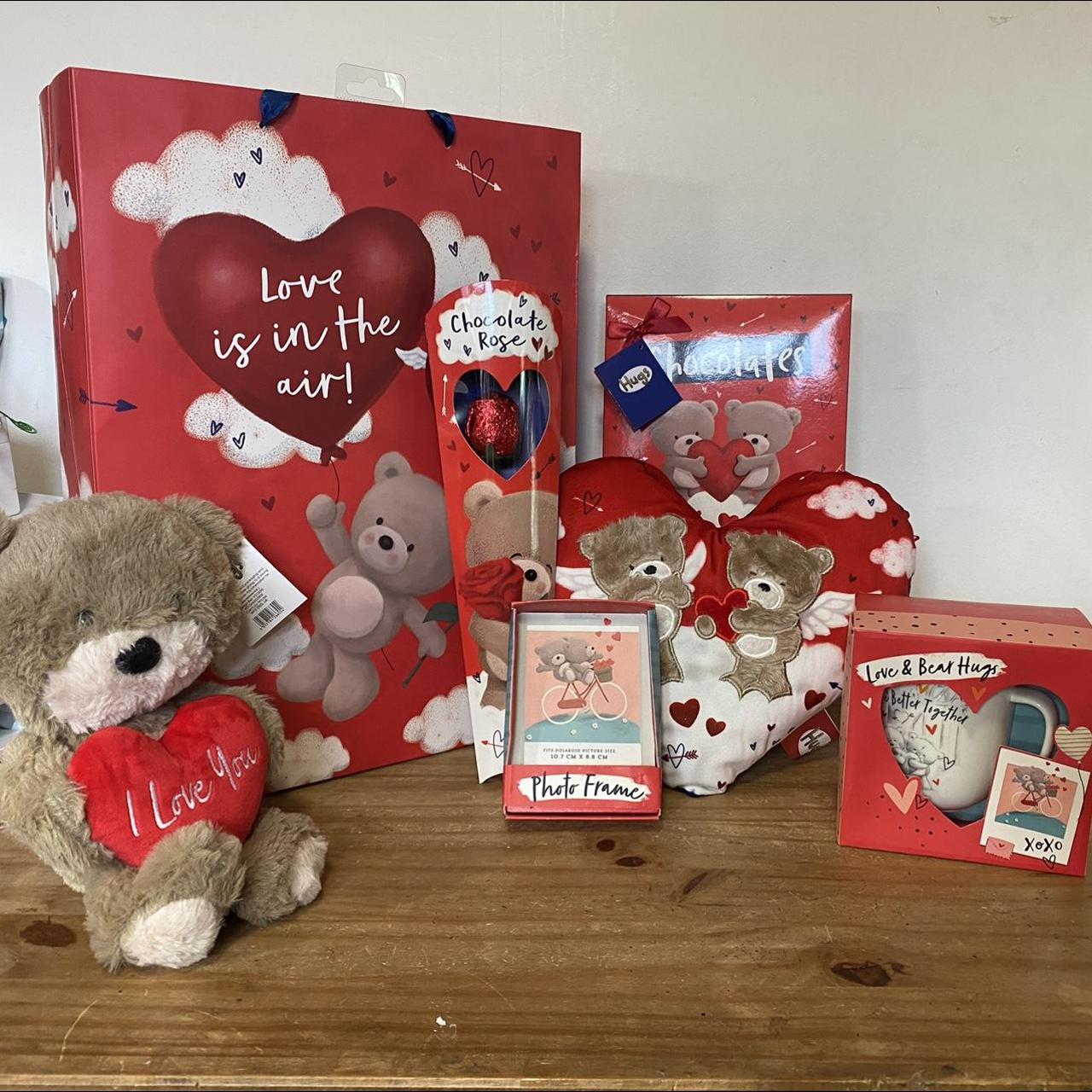 Valentines Hugs Bear Gift Bag Bundle Brand New 🏷... - Depop