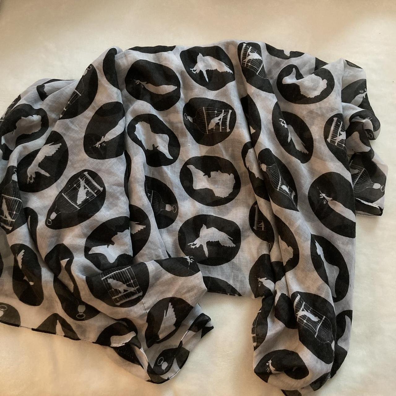Hot Topic Women's Scarf-wraps | Depop