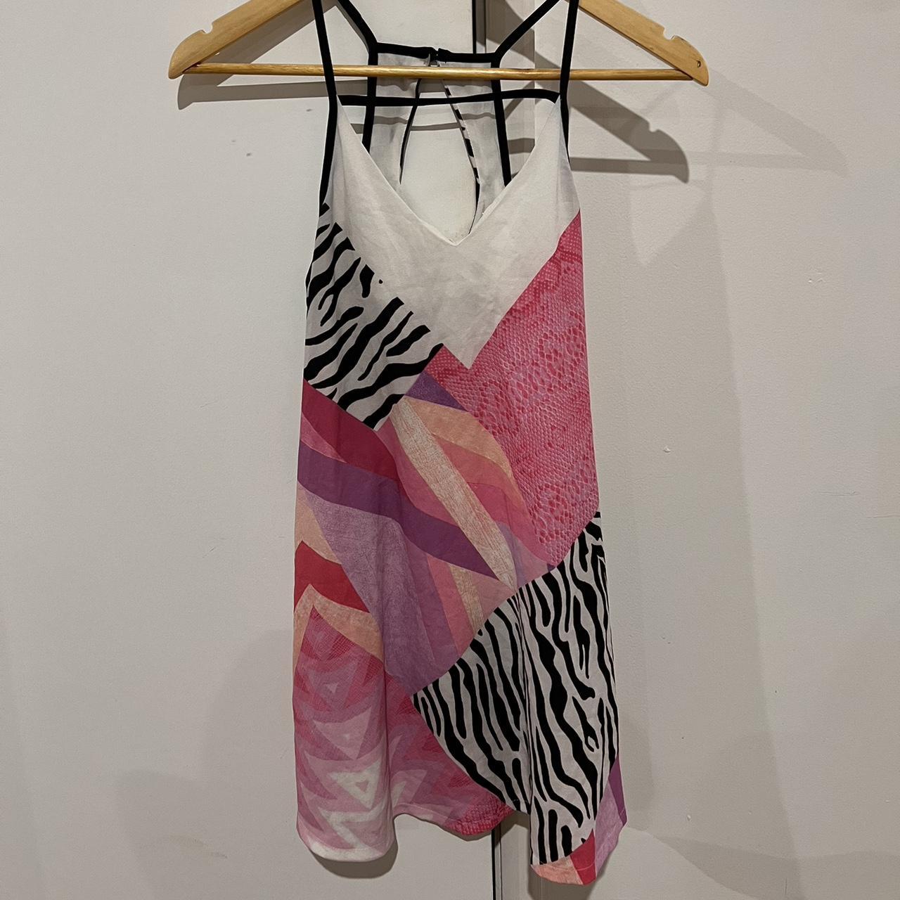 Semi formal wear Pink pattern dress Size 6... - Depop