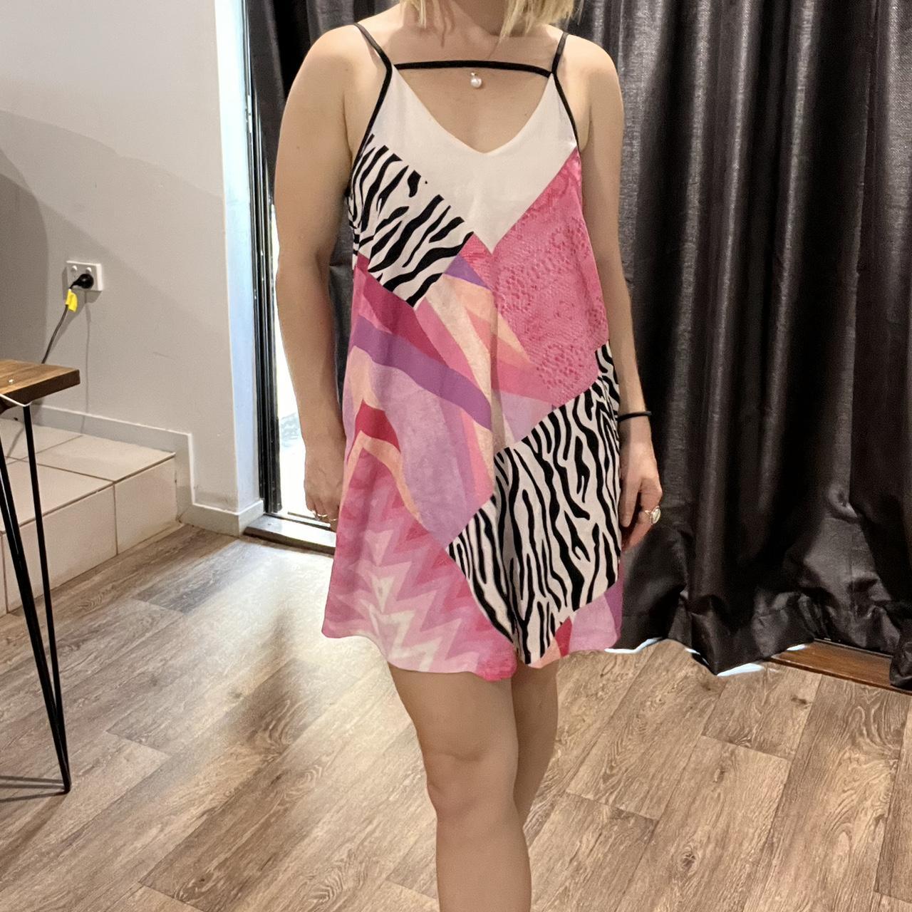 Semi formal wear Pink pattern dress Size 6... - Depop