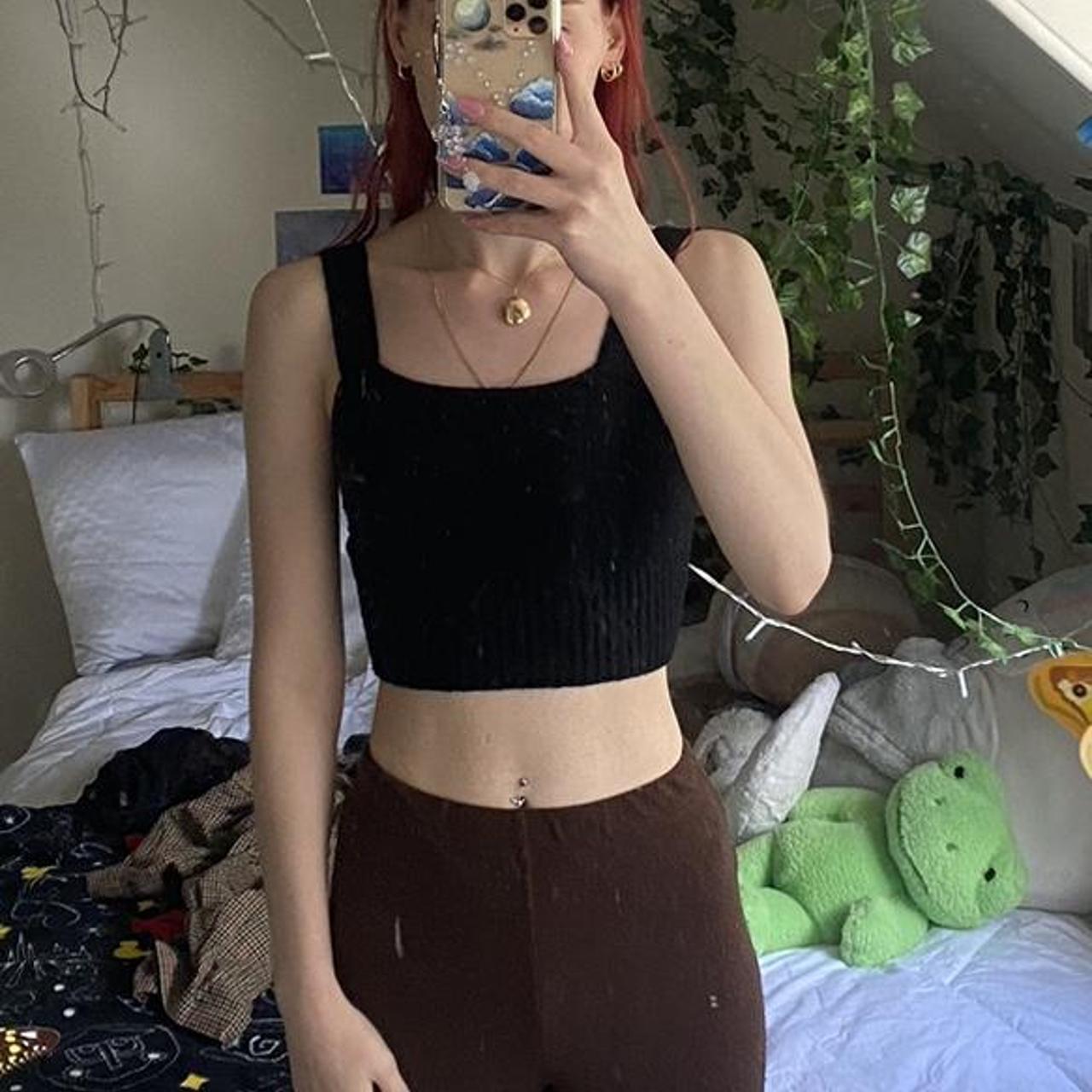 Black fuzzy crop top X-small - small - Depop