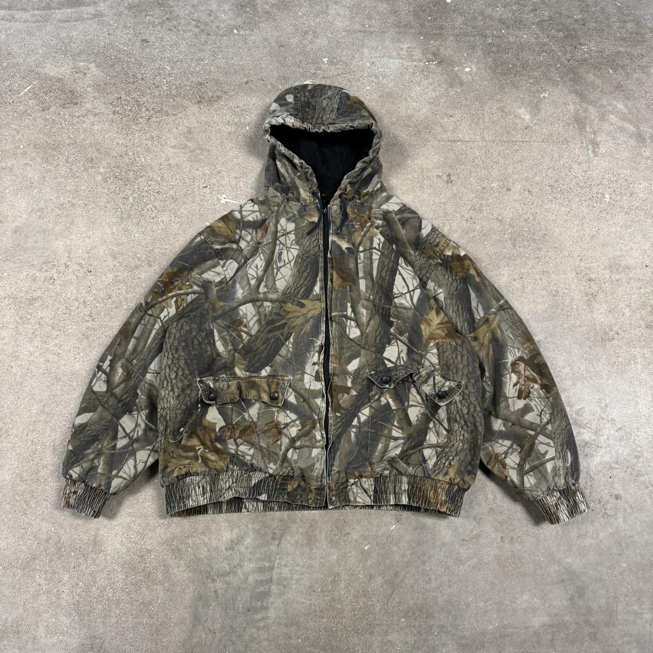Vintage RealTree camo puffer zip up Size... - Depop