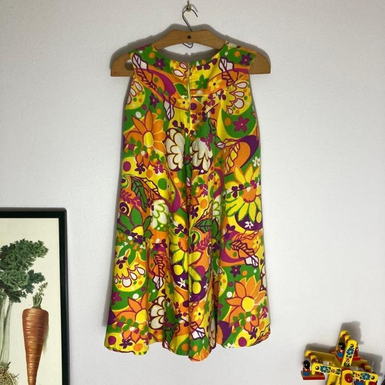 Vintage 60s flower child dress Such a bright and... - Depop