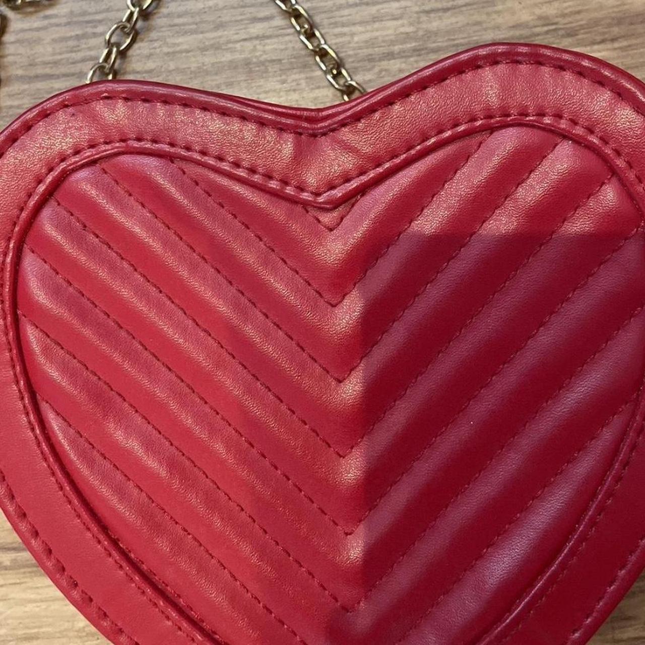 Love heart cross body chain bag with gold chain ️... - Depop