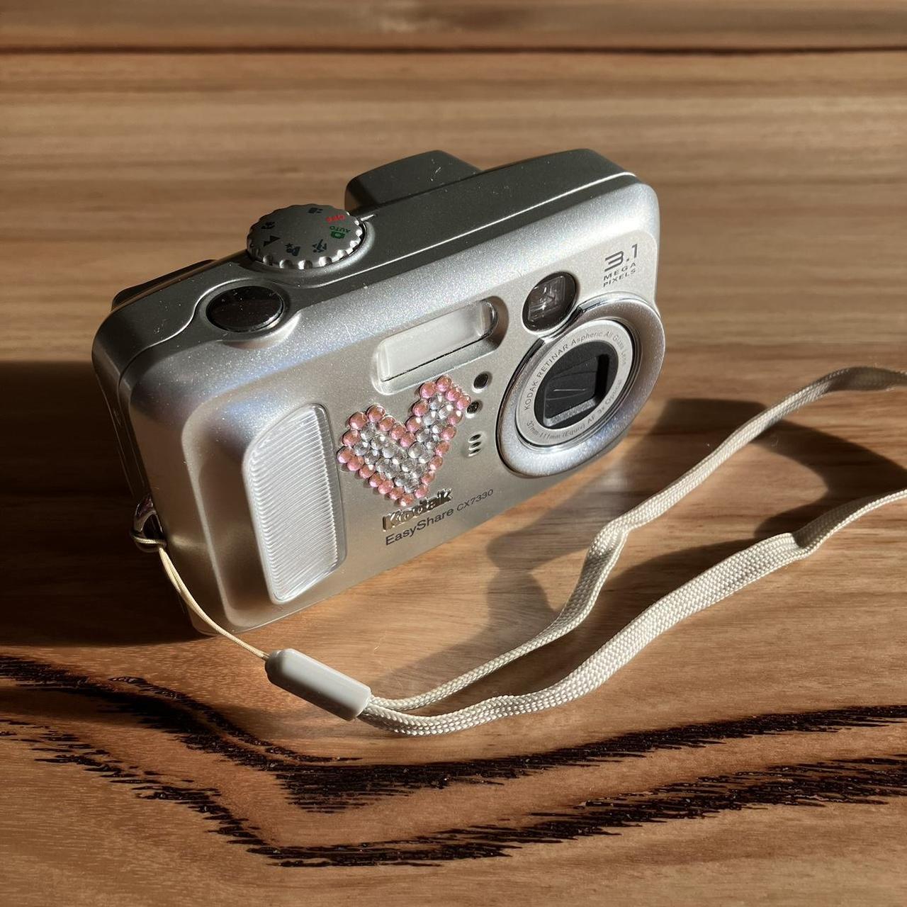 Kodak Point & Shoot Digital Camera - Takes 2xAA... - Depop