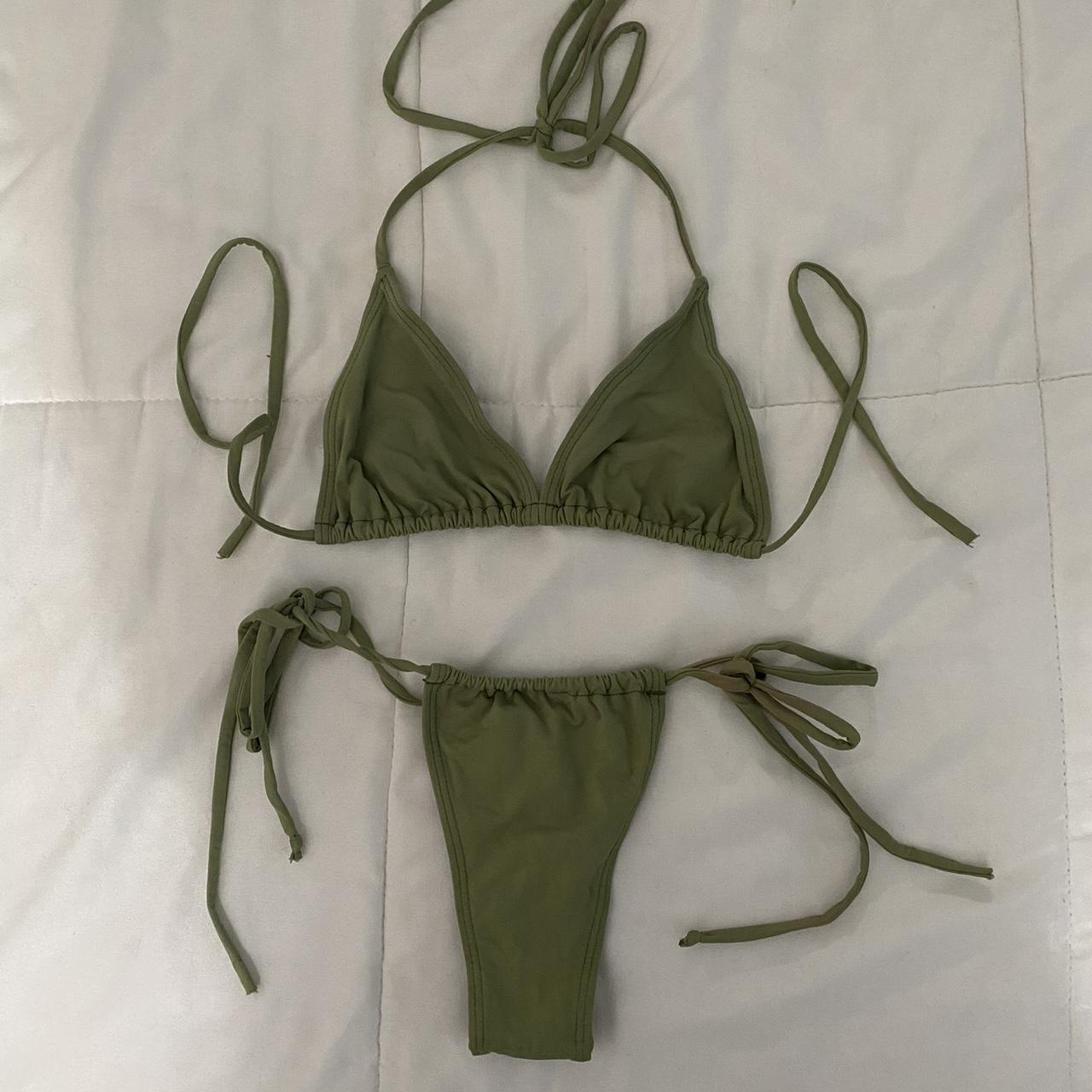 Pukai swim set Size xs/small Flaw shown in 2nd pic - Depop