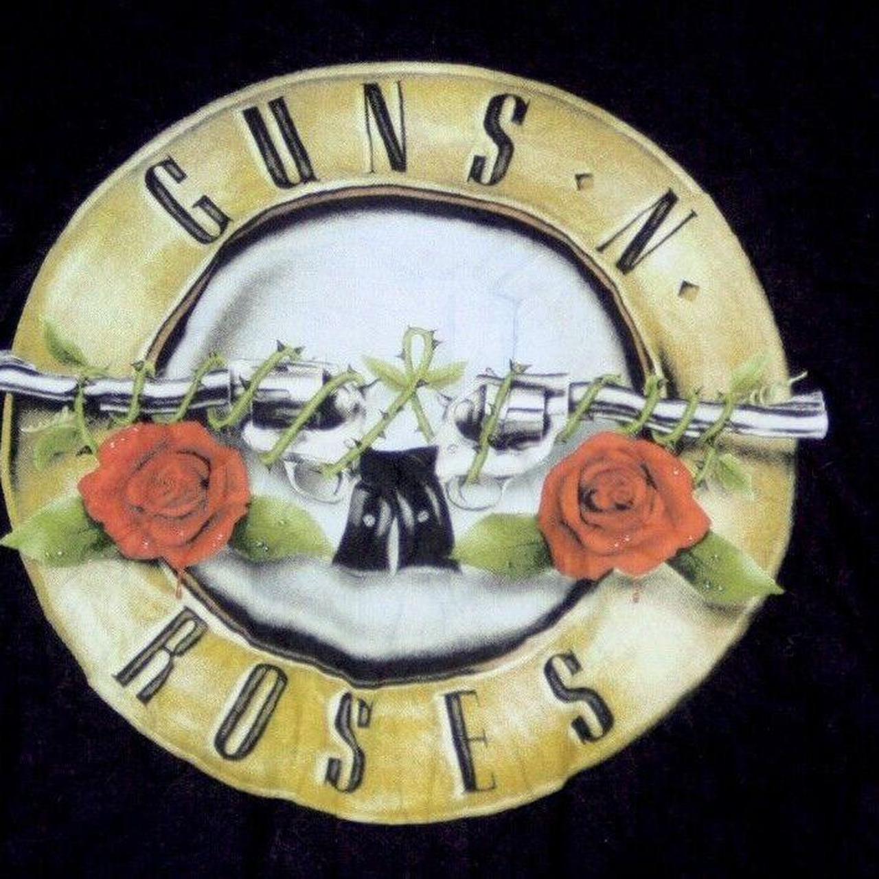 GUNS N' ROSES CLASSIC FLOWER REVOLVER LOGO - BLACK... - Depop