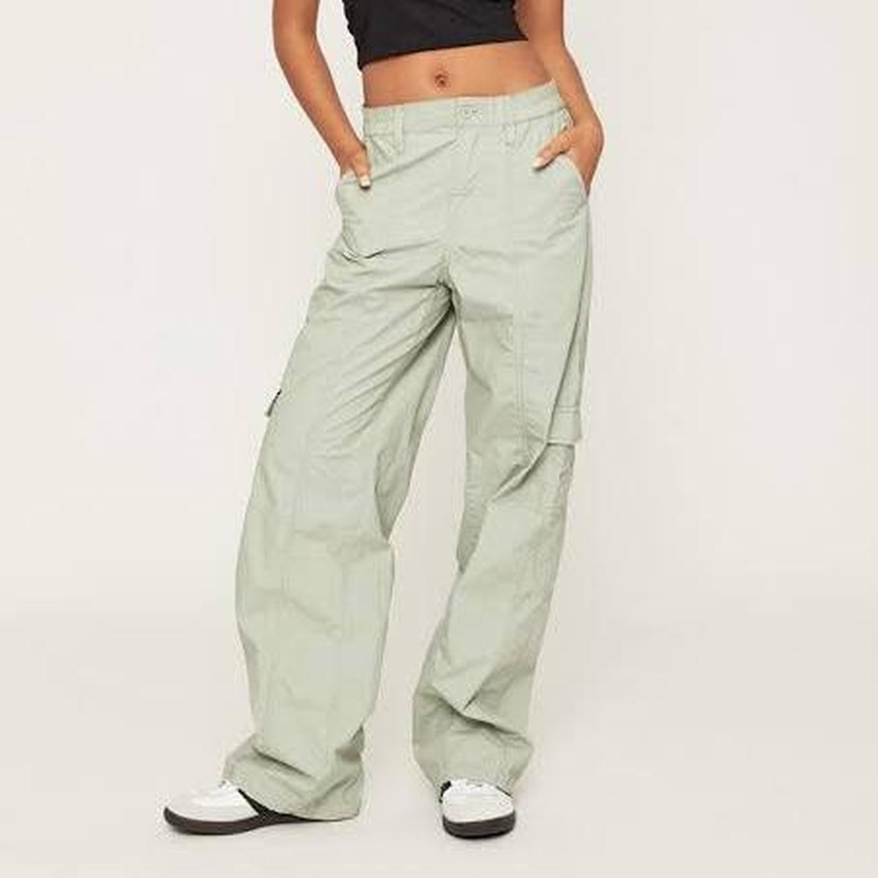 Supre sold out low rise cargo pants size 16 retail... - Depop