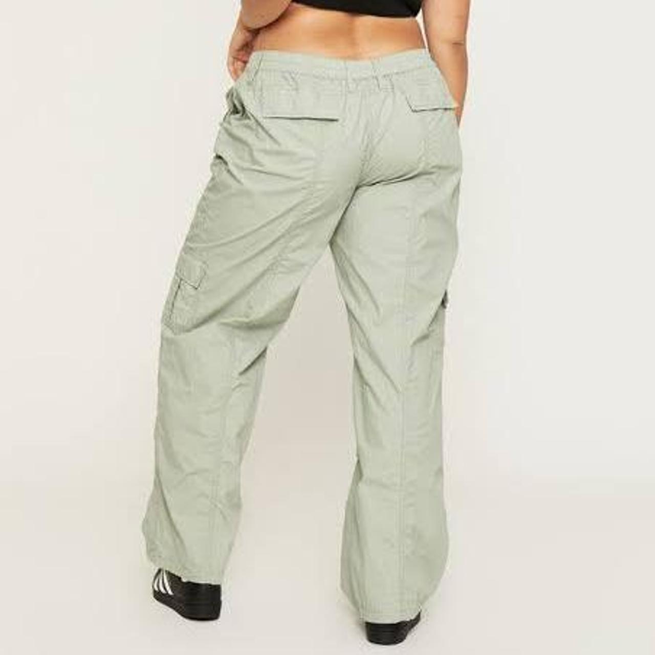 Supre sold out low rise cargo pants size 16 retail... - Depop