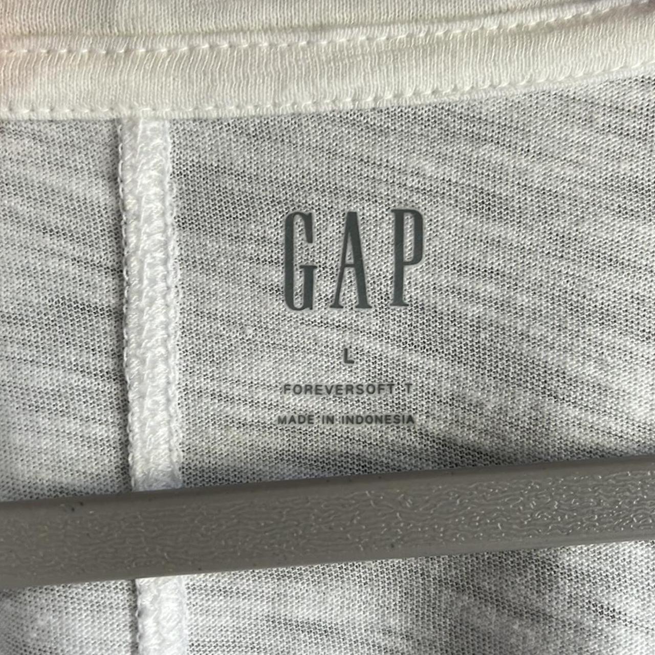 GAP V-NECK POCKET TEE WHITE SIZE LARGE GAP FOREVER... - Depop