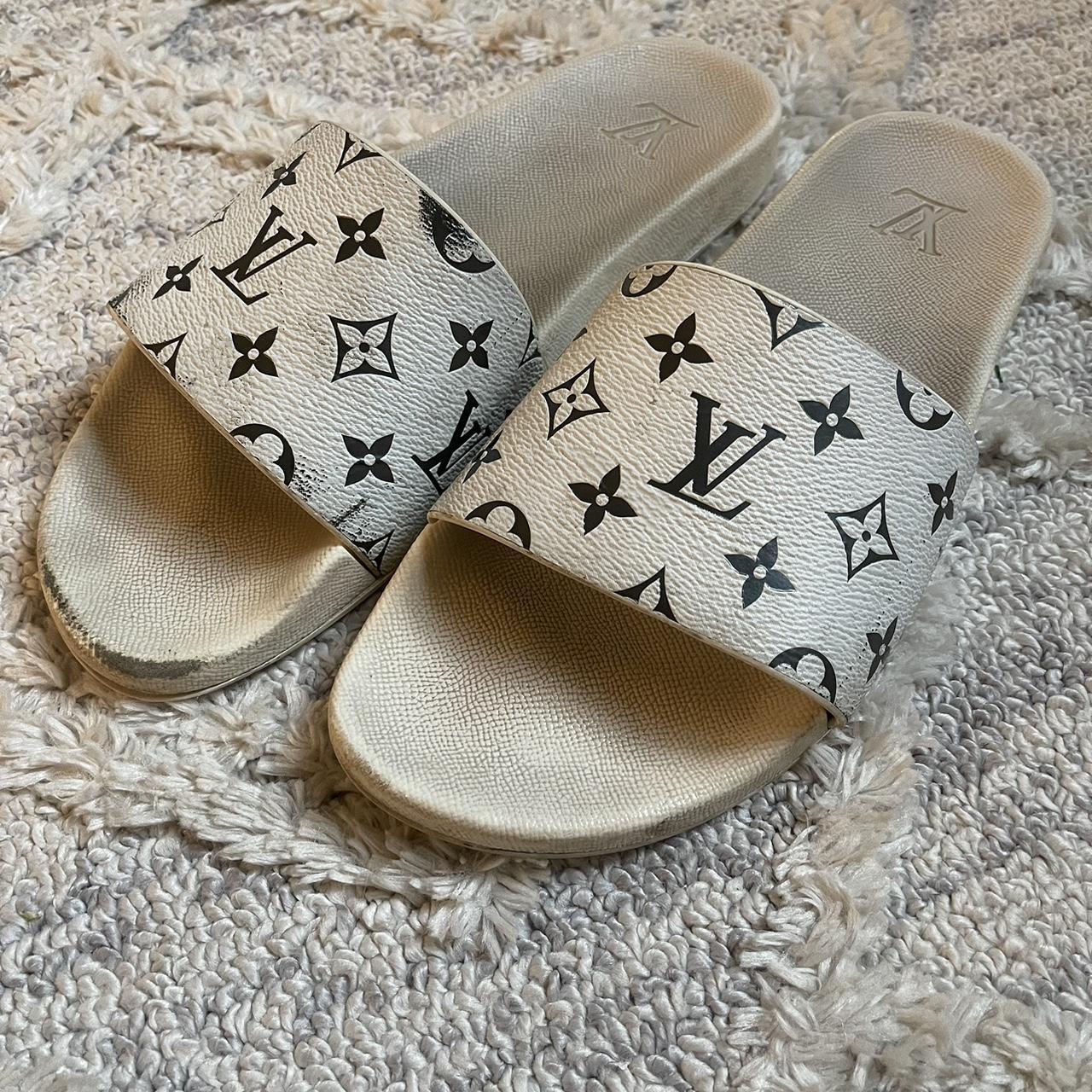 Louis Vuitton Men's Slides | Depop