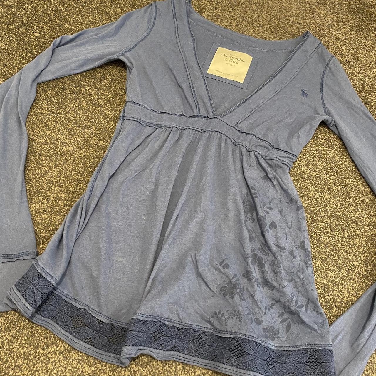 Y2k vintage long sleeve baby doll top Bella swan... - Depop