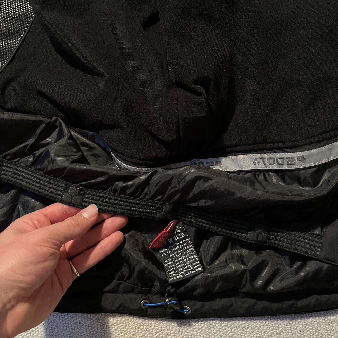 Tog 24 ski jacket. Warm inner lining and waterproof.... - Depop