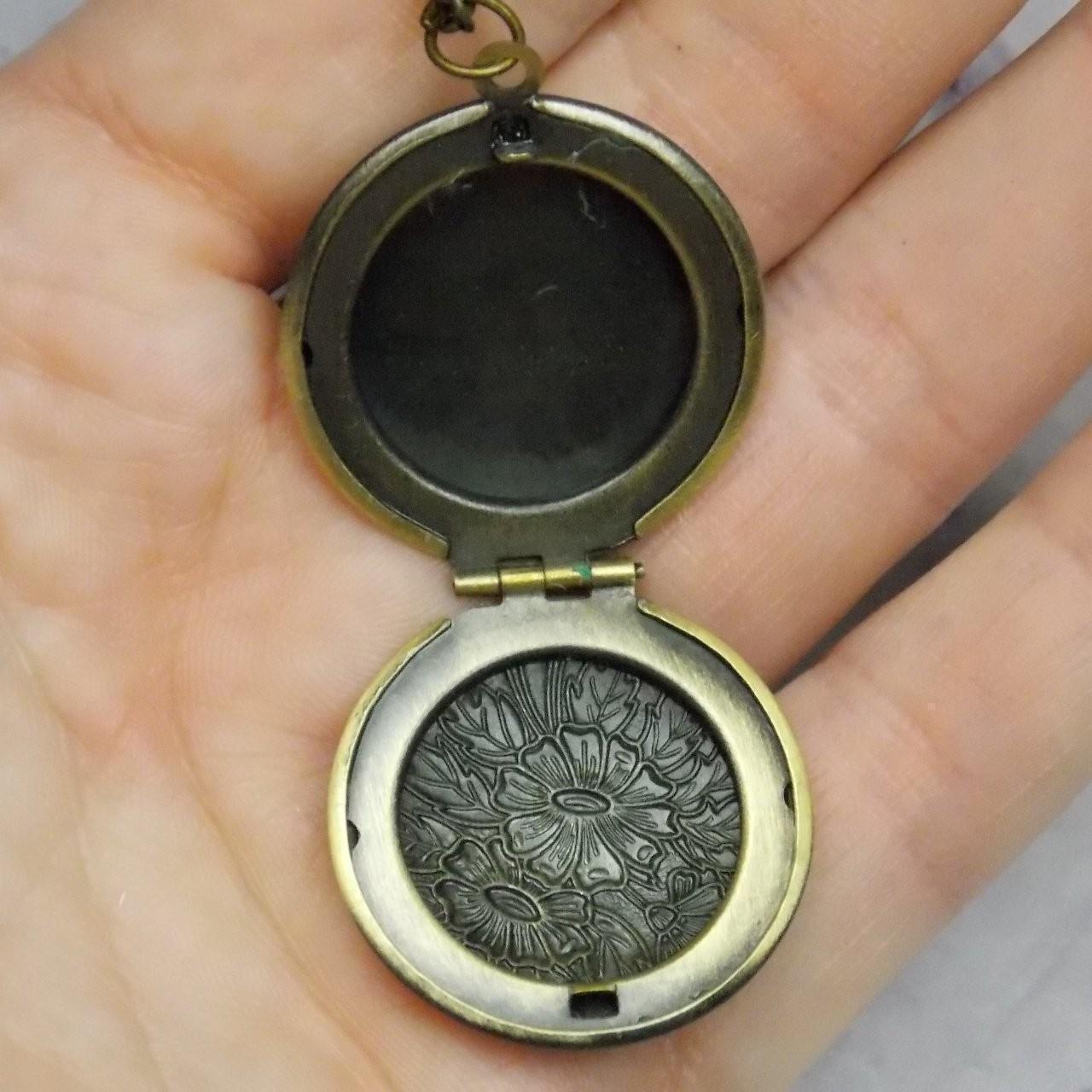 Retro Flower Photo Locket Necklace Picture Locket... - Depop