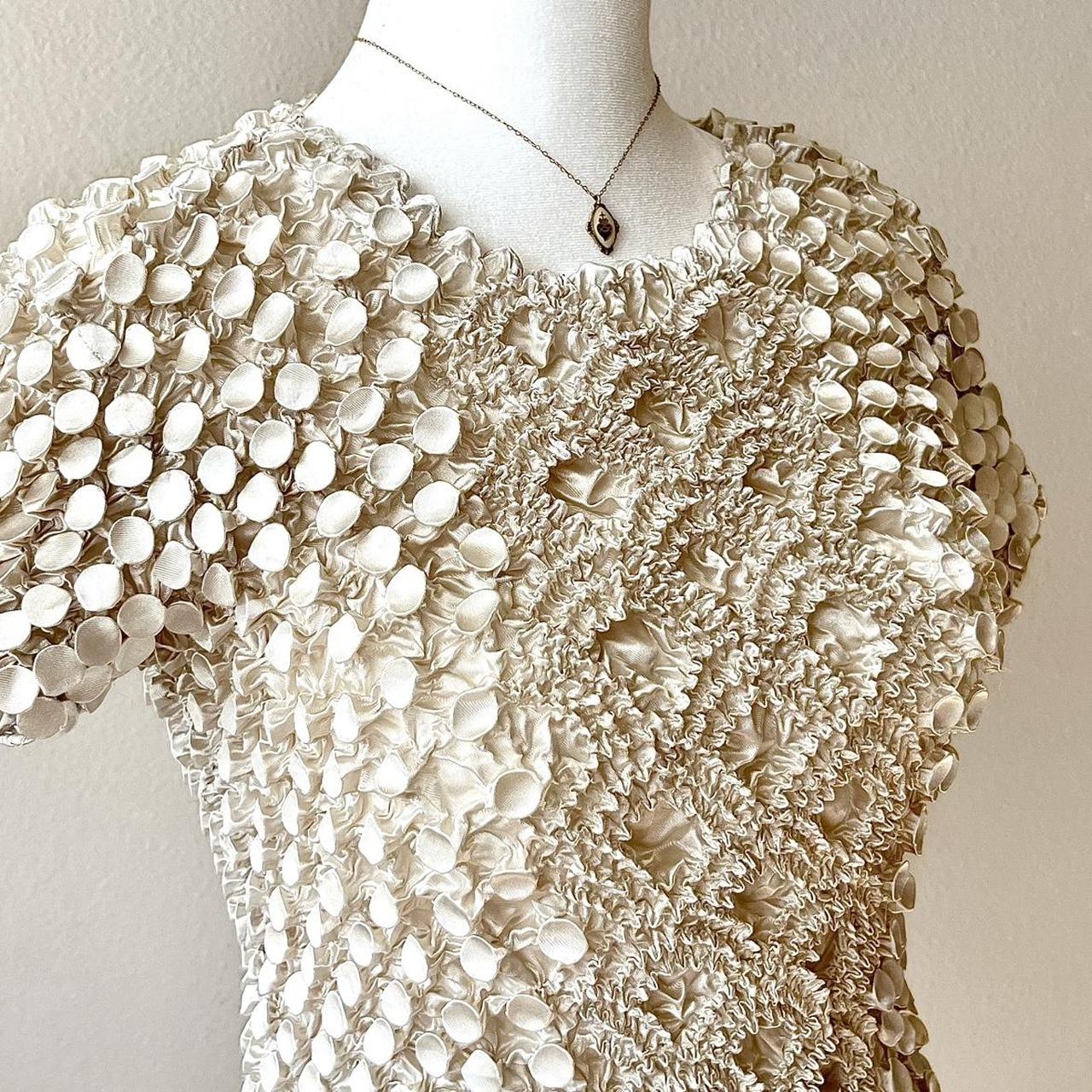 1990’s/2000’s style popcorn top no brand or size... | Depop