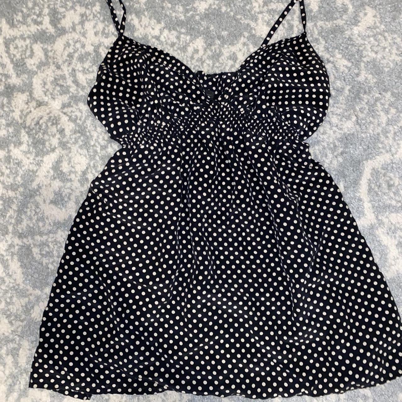 Express Women's Black and White Vest | Depop