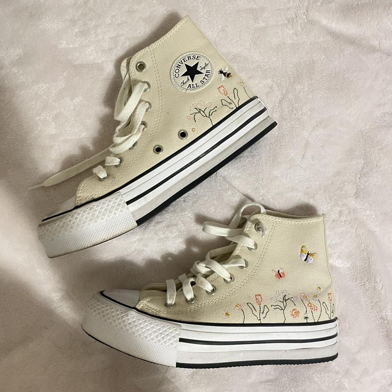 platform ivory converse 🐝 size 2 in kids- fits more... - Depop