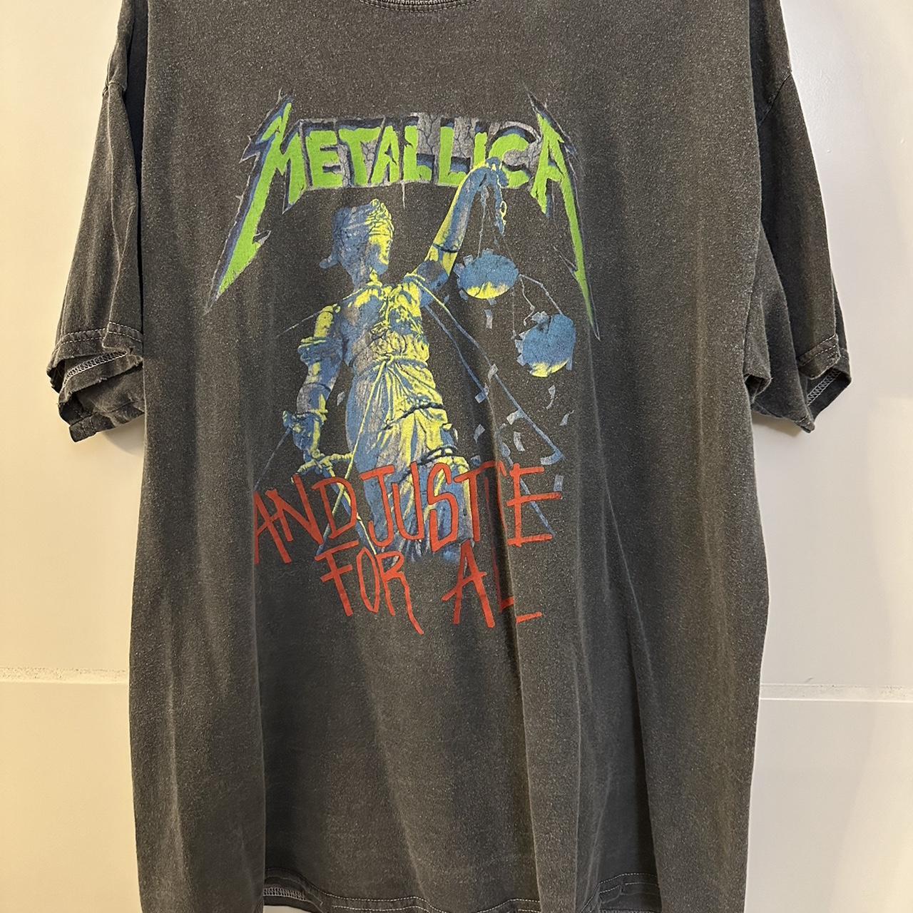 Grey Metallica t-shirt Size L - Depop
